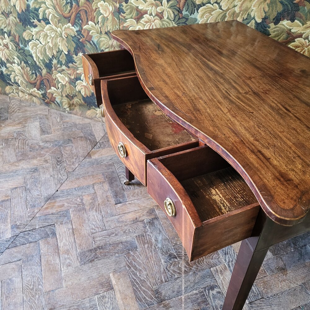 Georgian Serpentine Side Table as944a1188 / 1271 - Antiques Atlas