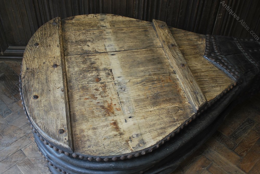 Large Bellows Coffee Table - Antiques Atlas