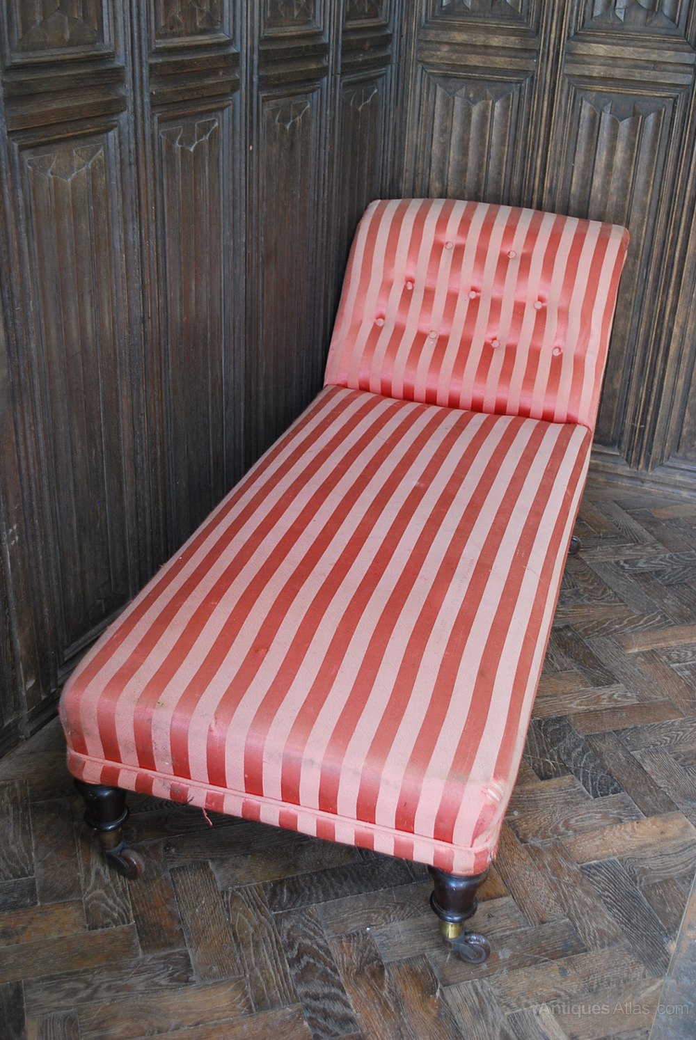 Victorian Upholstered Daybed/ Chaise Longue - Antiques Atlas