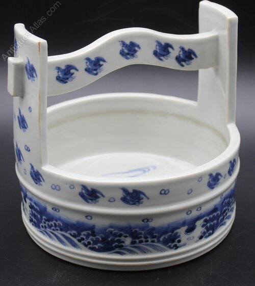 Antiques Atlas - Japanese Arita Porcelain Vase 16cm Diameter as1079a513 ...