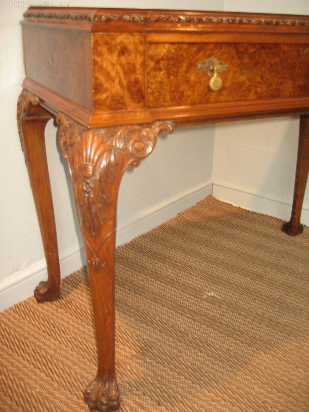 Burr Walnut Side Table - Antiques Atlas