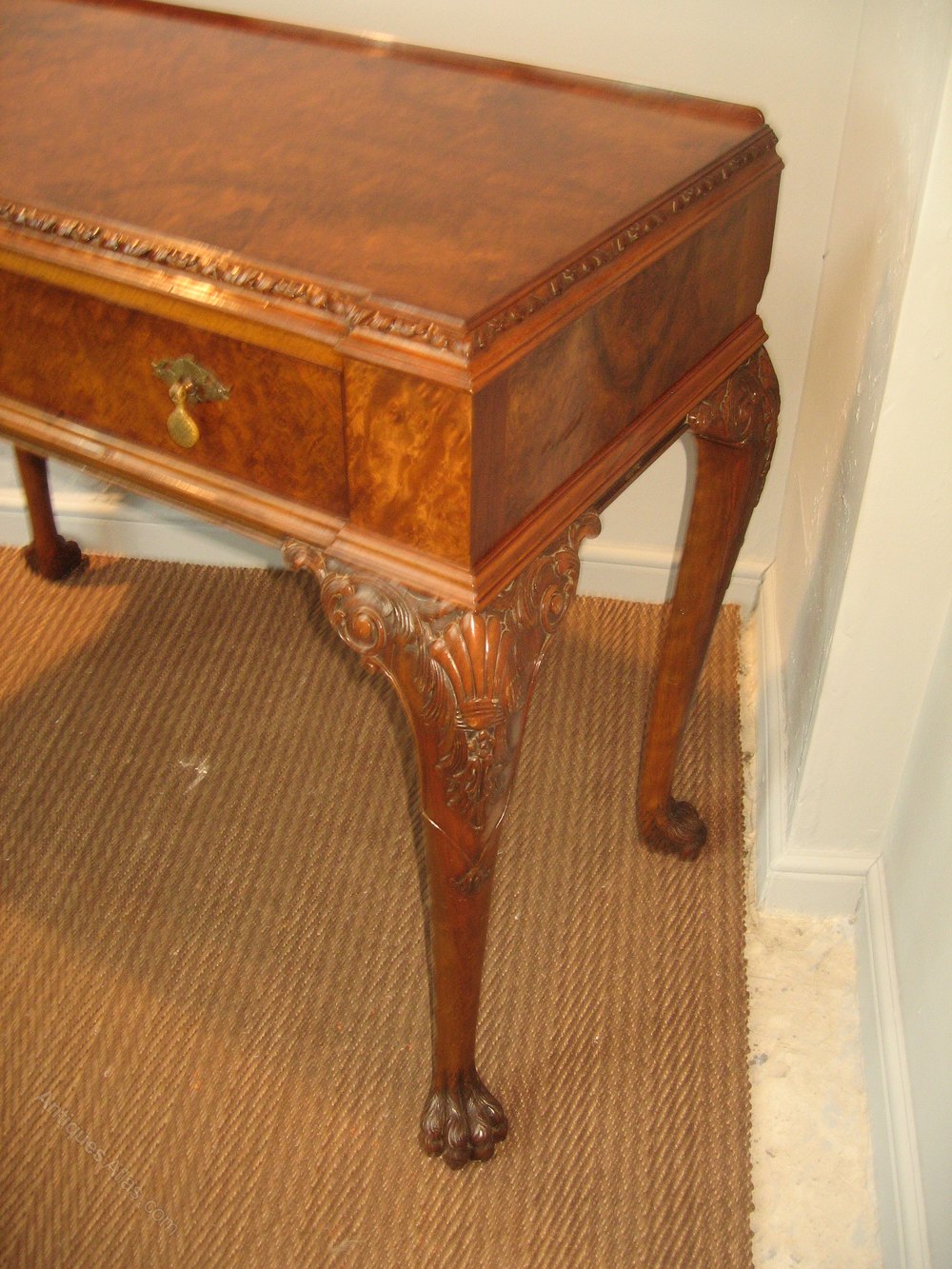 Burr Walnut Side Table - Antiques Atlas