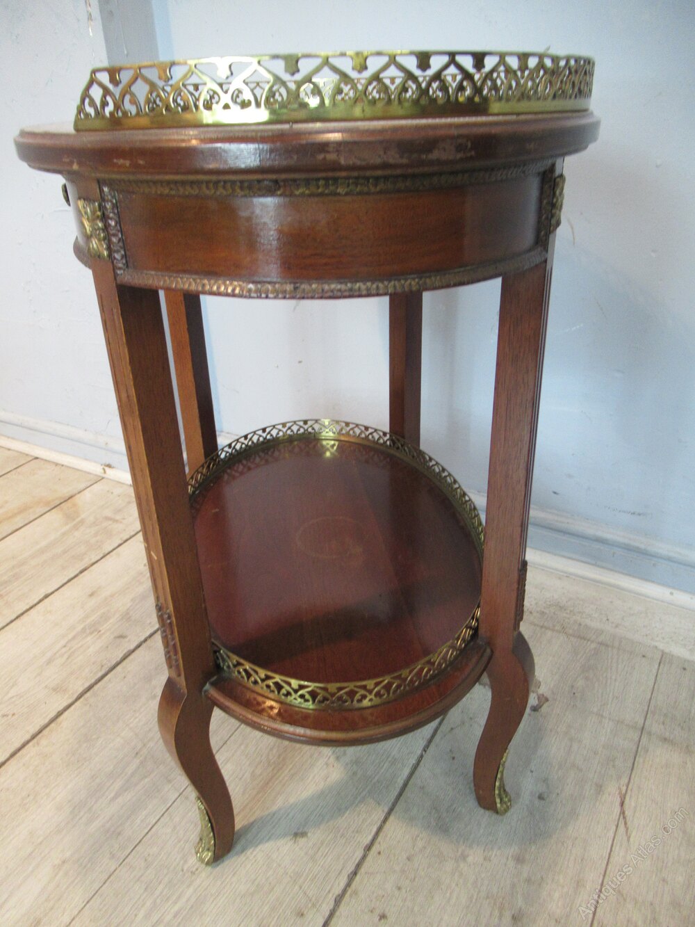 Antiques Atlas - French Style Oval Side Table as350a2558
