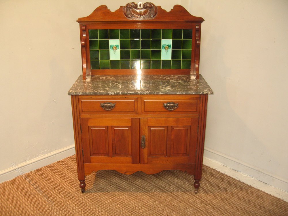 Late Victorian Walnut Wash Stand - Antiques Atlas