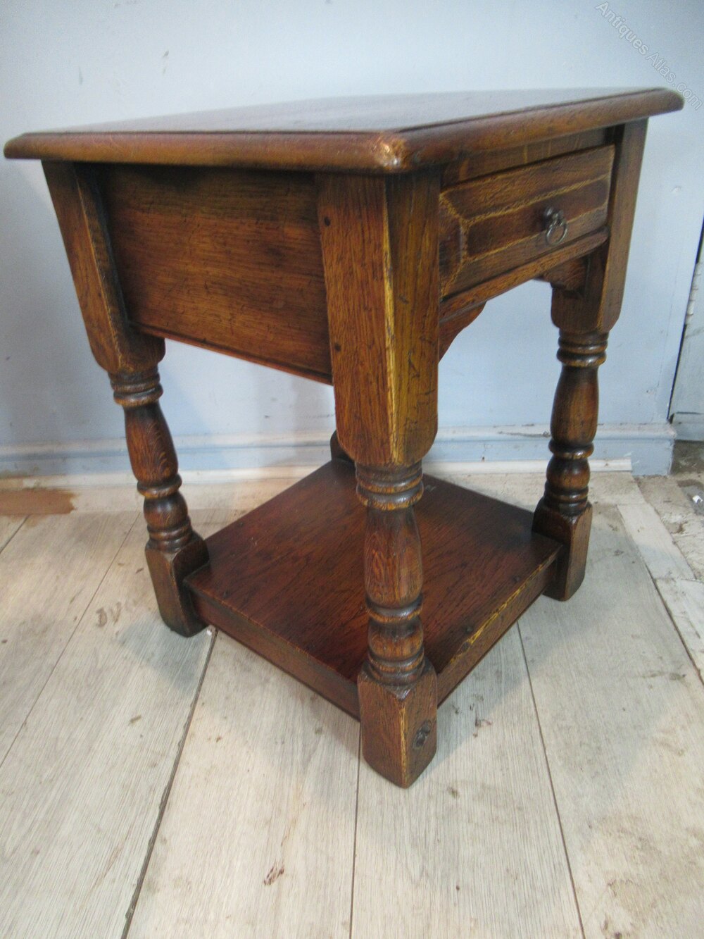 Antiques Atlas - Oak Side Table In The Antique Style as350a2569