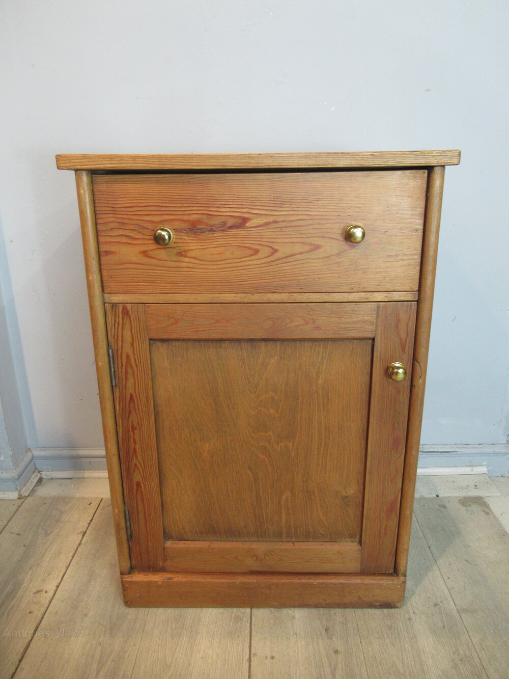 Pine Small Cupboard / Drawer - Antiques Atlas