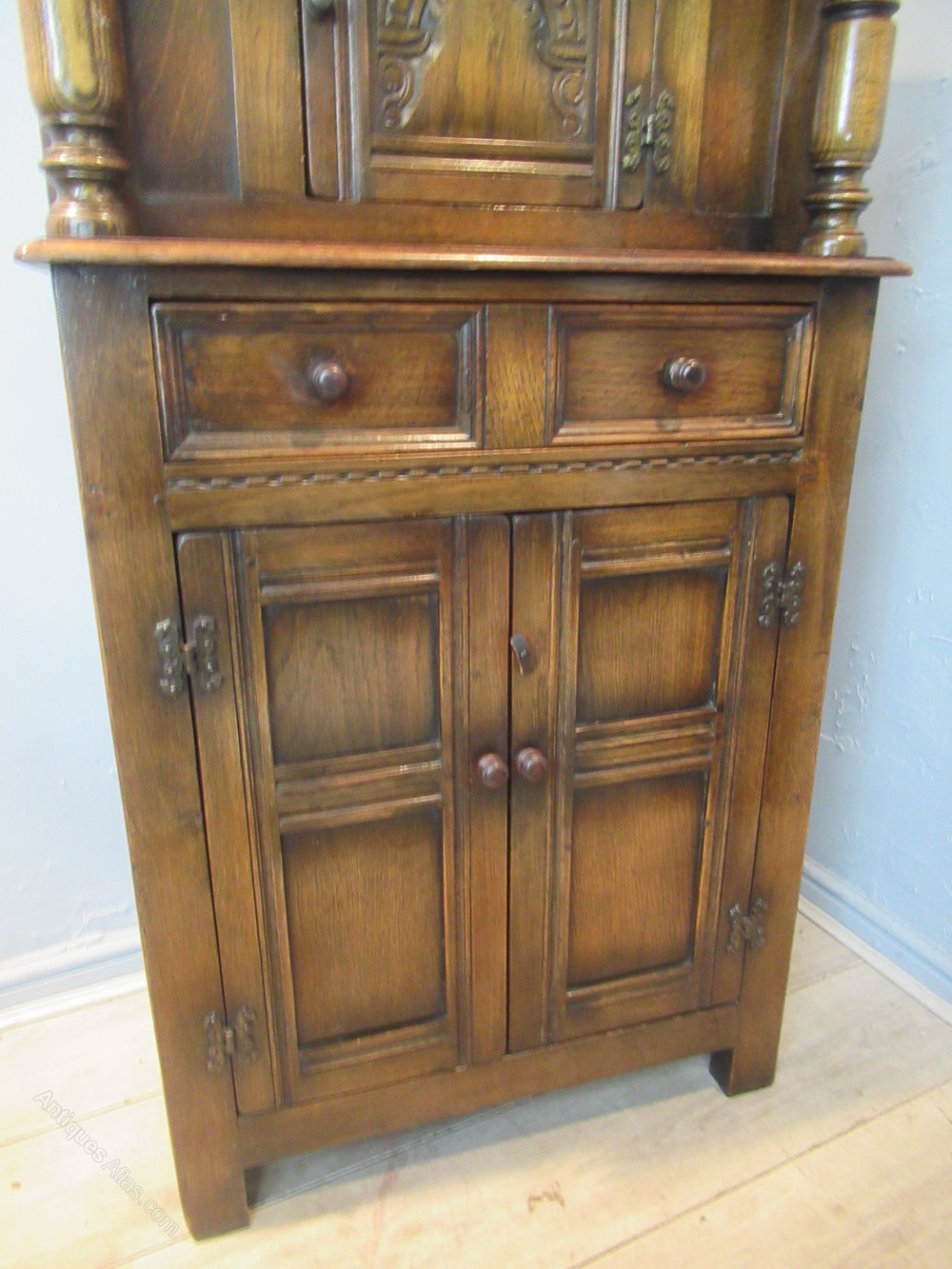 Small Size Oak Court Cupboard - Antiques Atlas