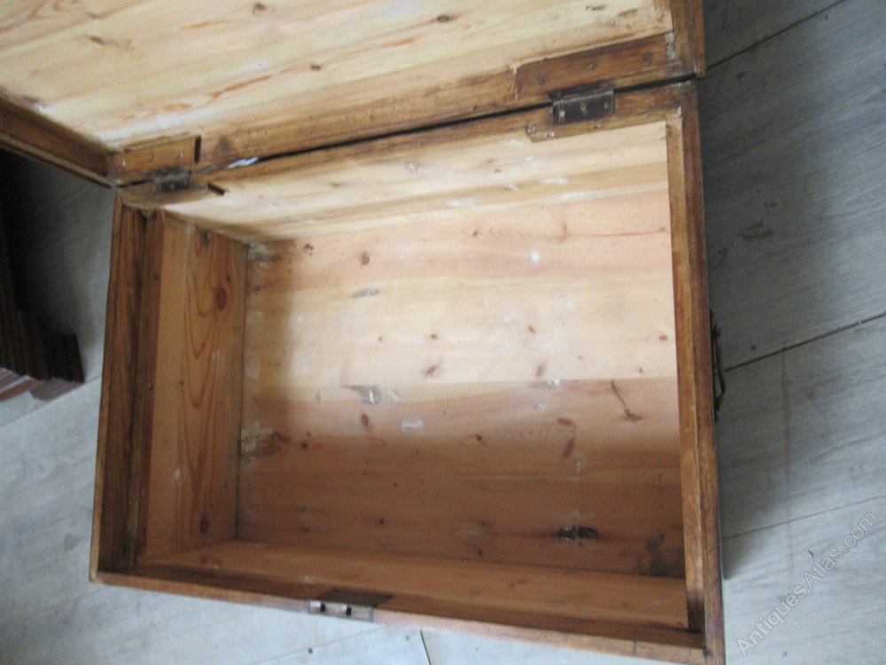 Antiques Atlas - Small Size Old Pine Lid Box