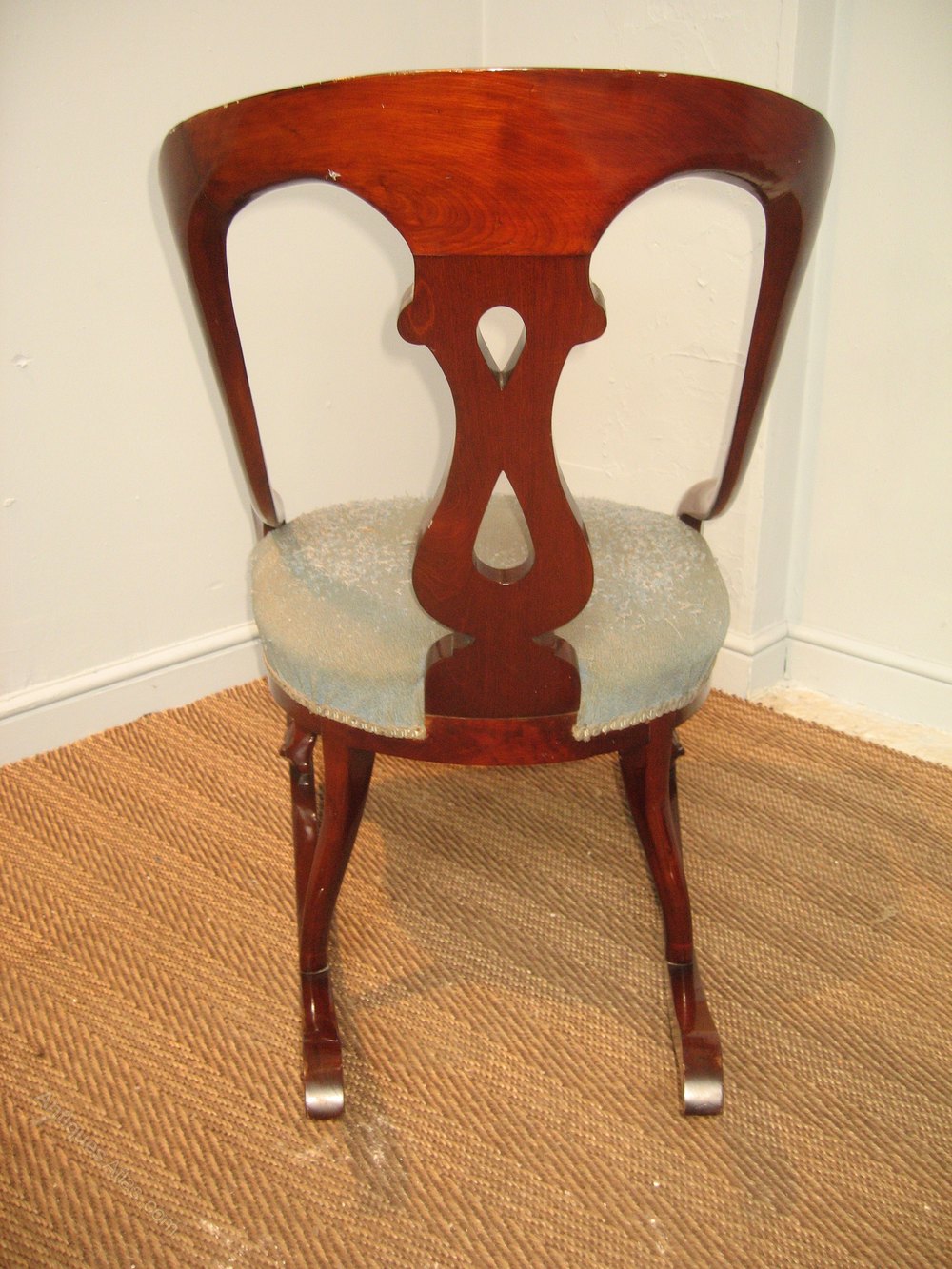 Victorian Mahogany Rocking Chair - Antiques Atlas