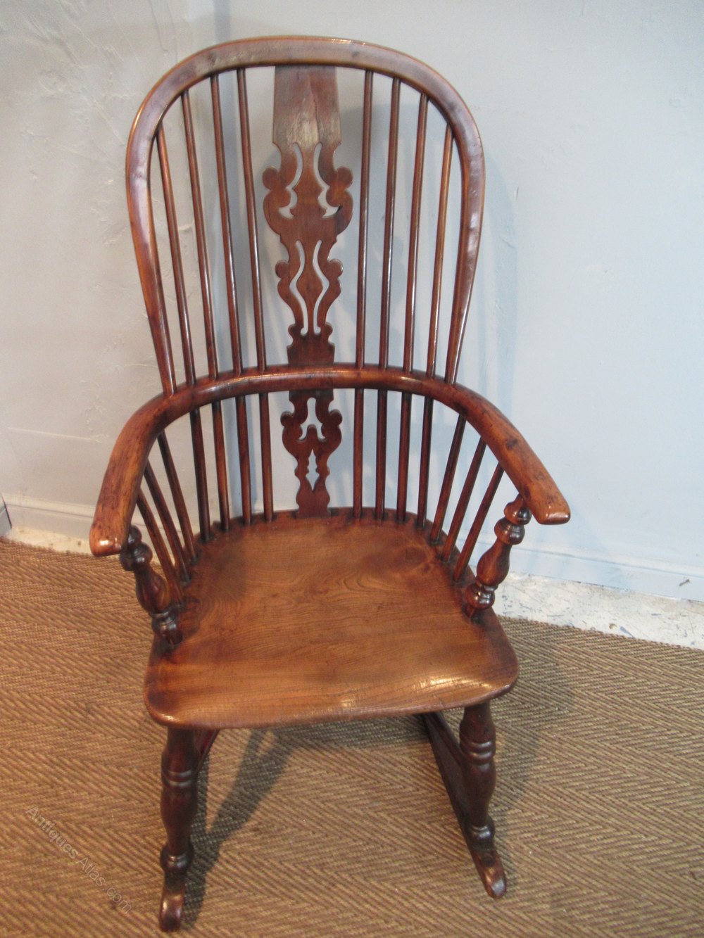 Yew Wood Windsor Rocker Arm Chair - Antiques Atlas