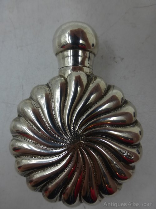 Antiques Atlas - Pretty Silver Scent Flask Birmingham 1888