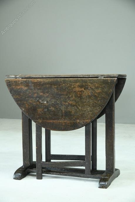 Early 18th Century Oak Drop Leaf Table - Antiques Atlas