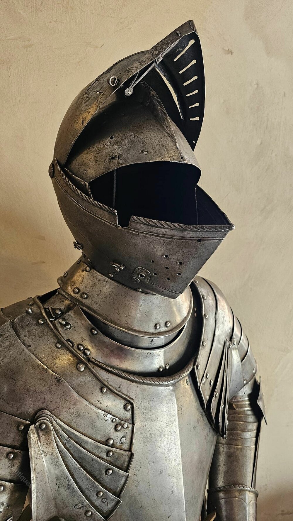 Antiques Atlas - 16th Century Three Quarter Swiss Captain Armour ...