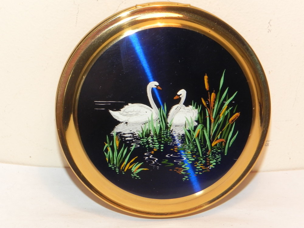 Antiques Atlas - 1950's Vintage Blue Mascot Swans Powder Compact ...