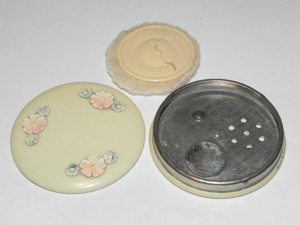 Antiques Atlas - Rare 1917 Ivorine Celluloid Powder Compact