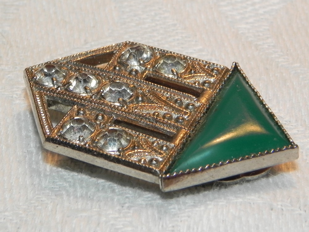 Antiques Atlas - Vintage Art Deco Dress Cape Clip Brooch Pin