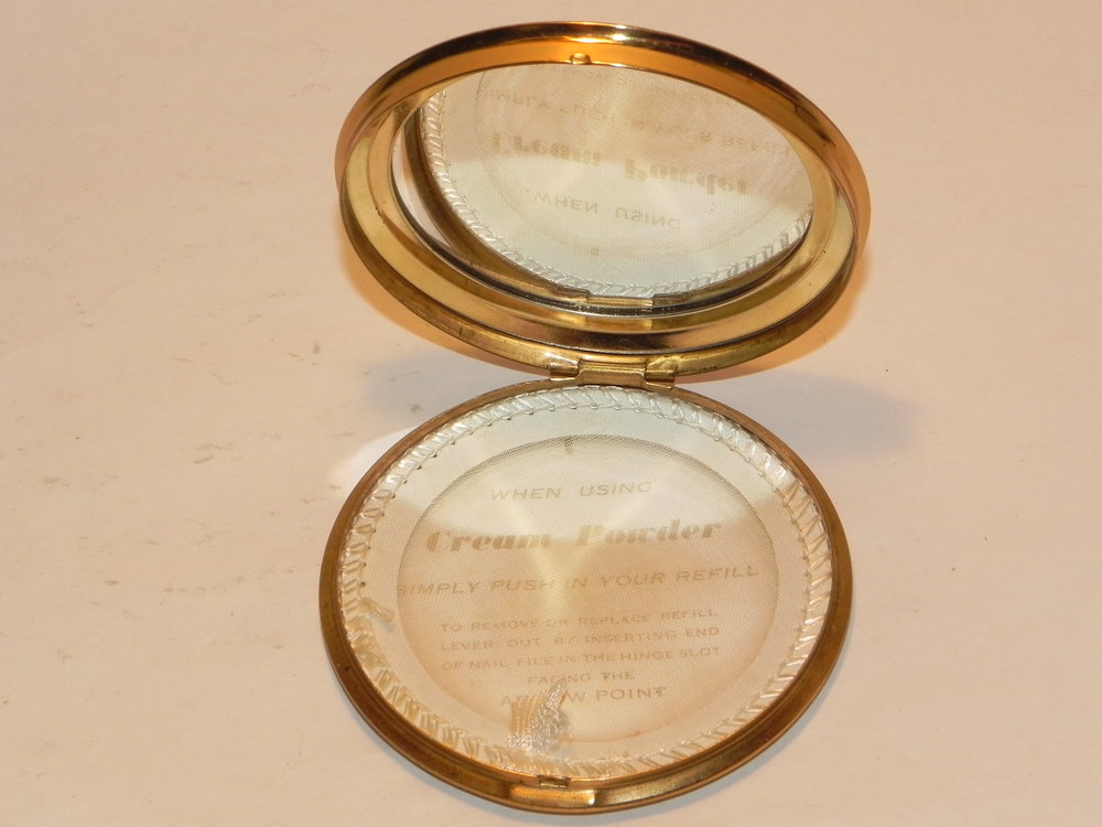 Antiques Atlas - Vintage Mascot Powder Compact - Scotty Dogs 1950 ...