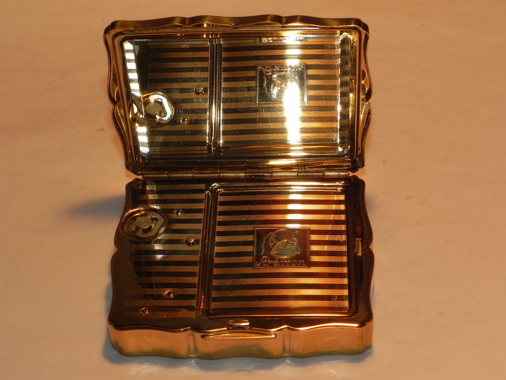 Antiques Atlas - Vintage Stratton Ballet Series Musical Compact ...