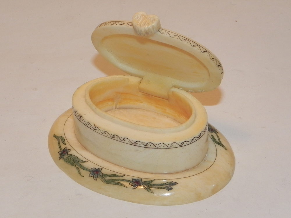 Antiques Atlas - Vintage Victorian Carved Ox Bone Snuff Ring Box