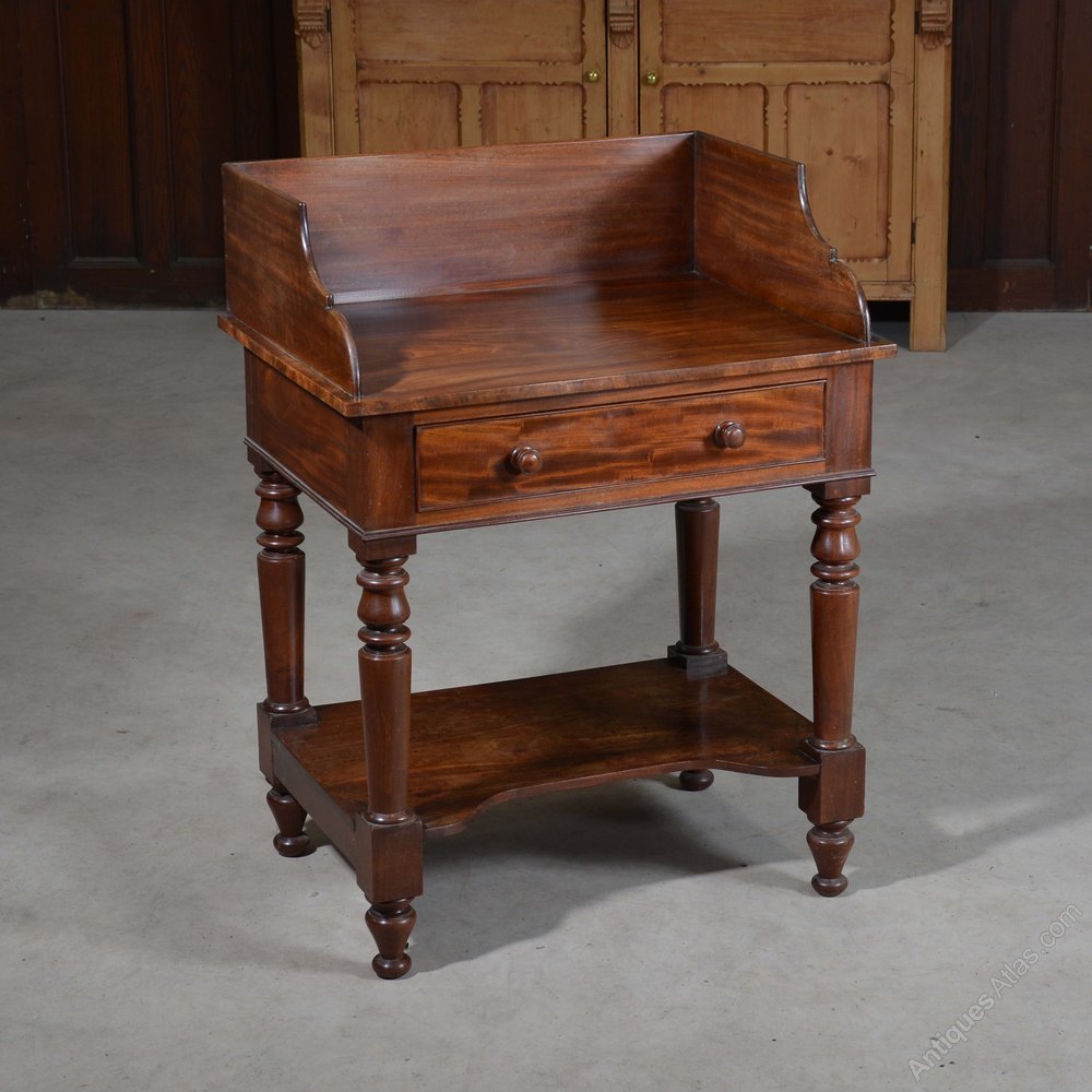 Small Mahogany Washstand Table - Antiques Atlas