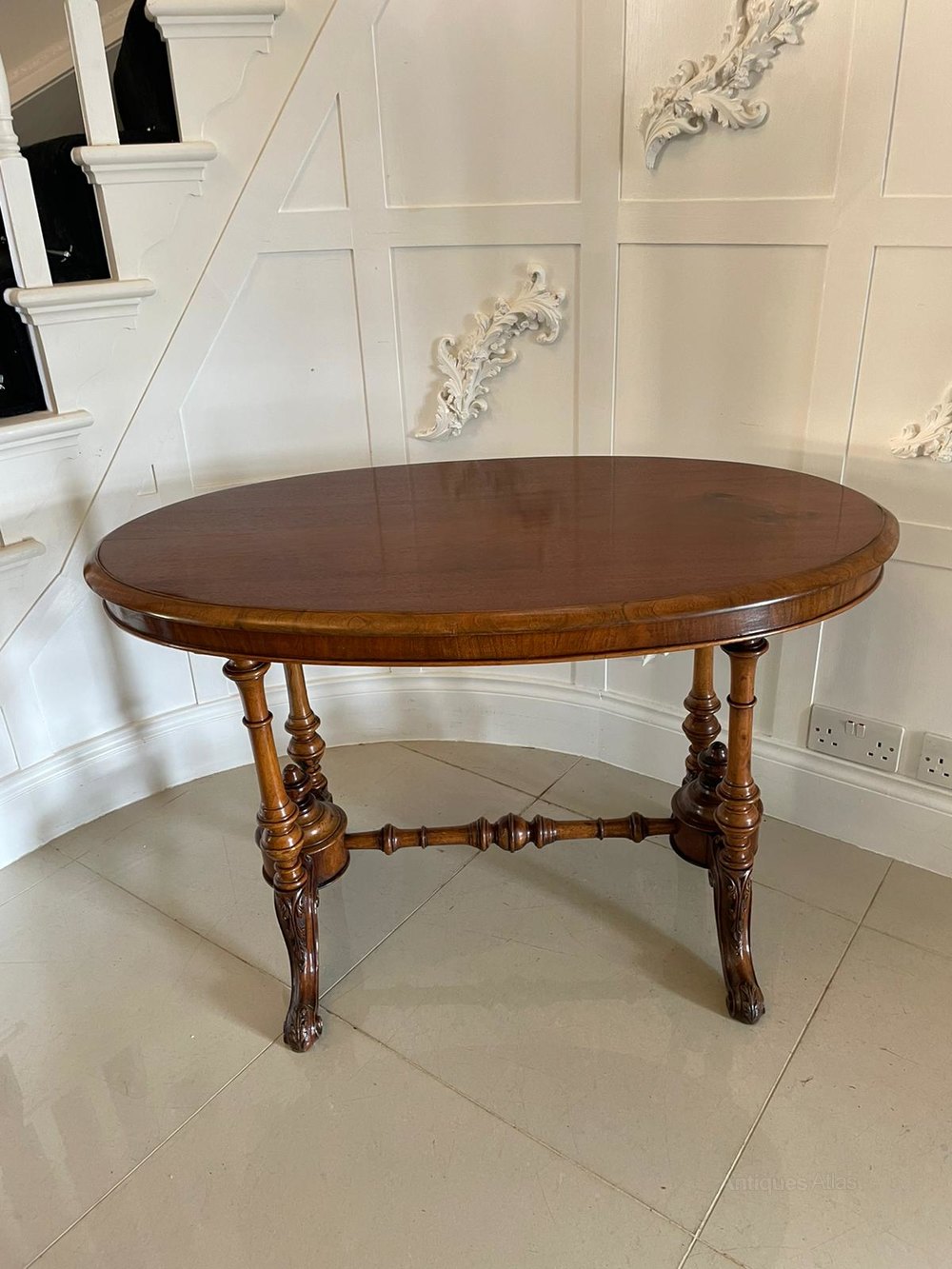 Antique 19th Century Oval Walnut Centre Table - Antiques Atlas