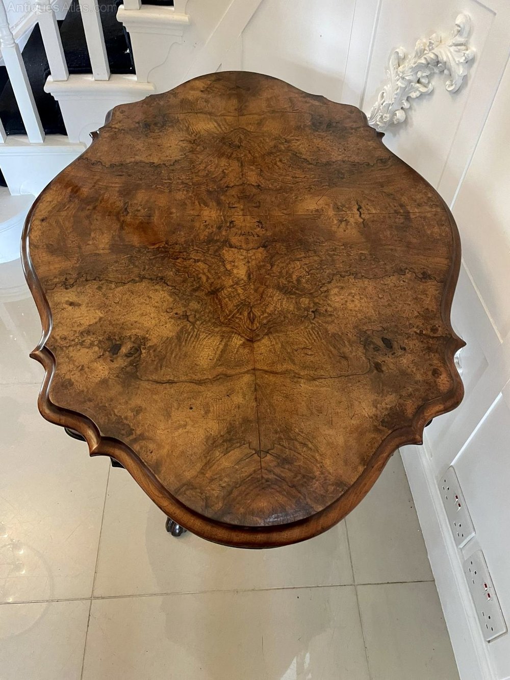 Antique Victorian Quality Burr Walnut Centre Table - Antiques Atlas
