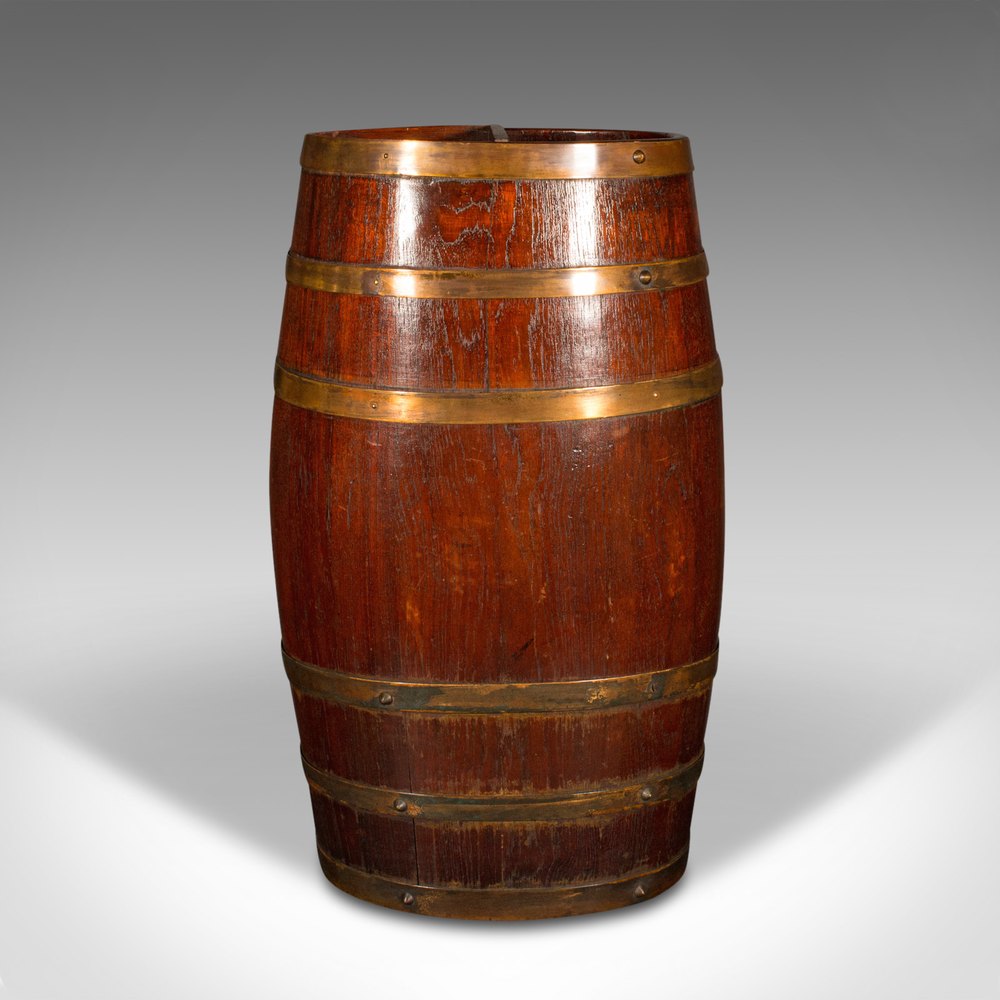 Antique Coopered Whisky Barrel, Scottish as272a6328 / 18.8871 ...