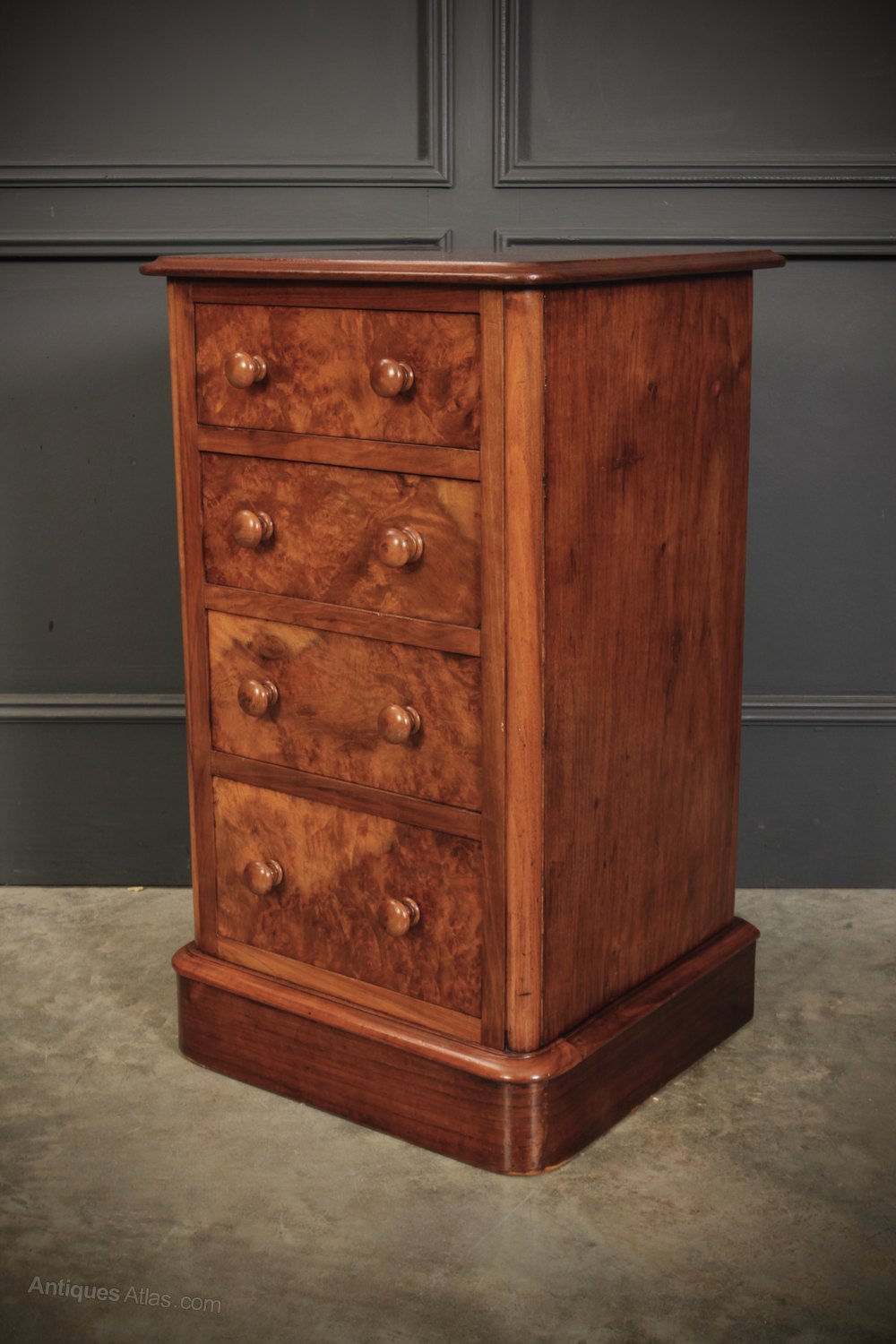 Pair Of Victorian Figured Walnut Bedside Chests - Antiques Atlas