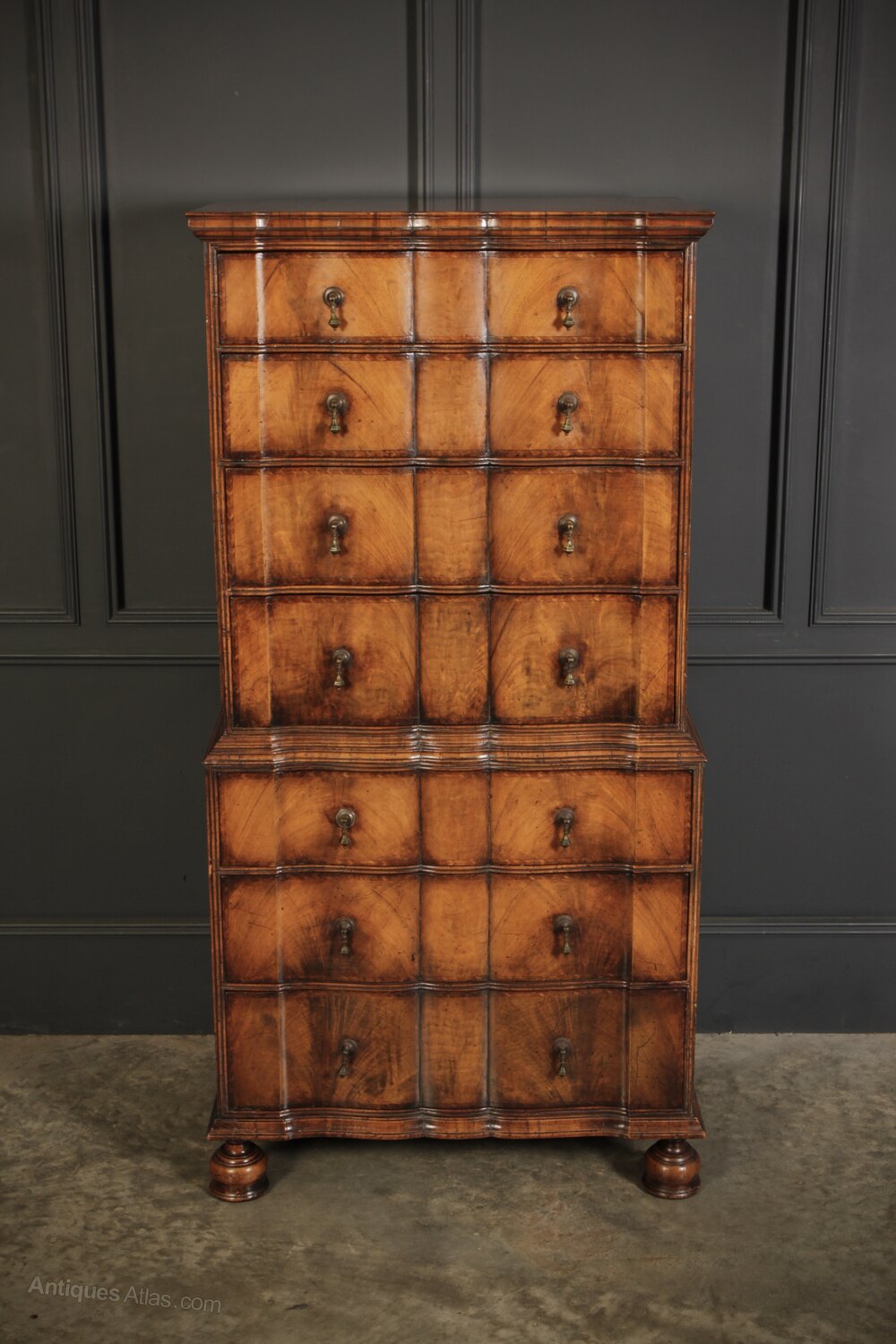 Queen Anne Style Walnut Shaped Chest On Chest as287a5574 / NEXX230621C ...