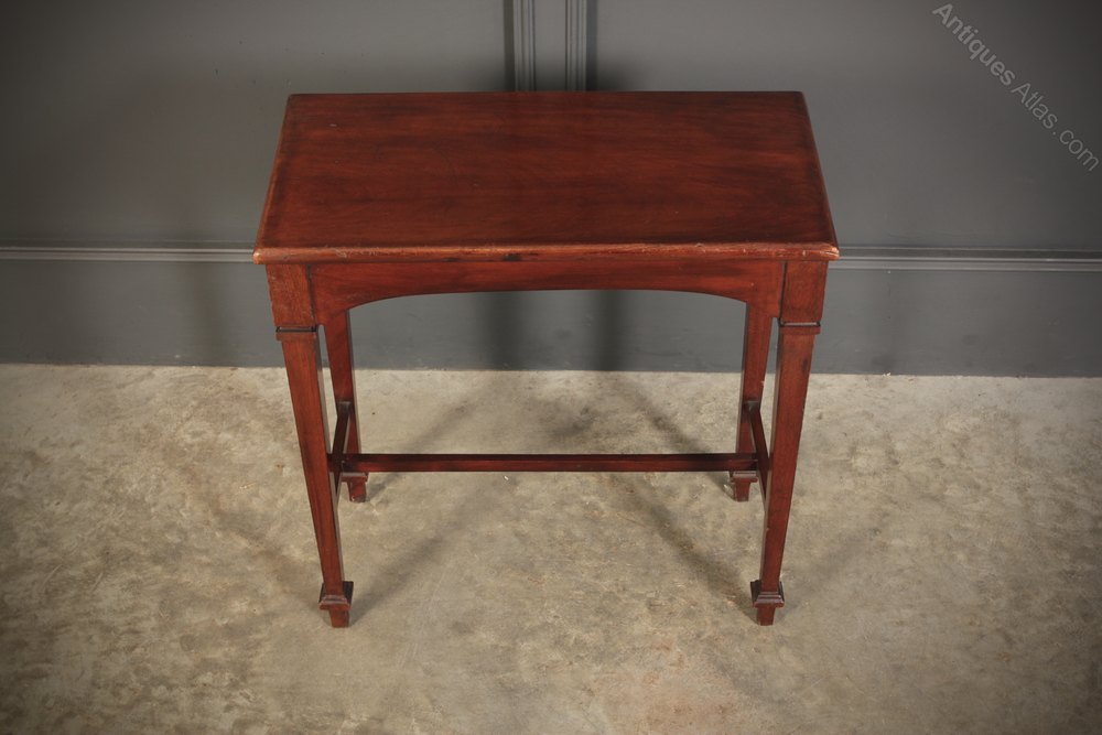Small Mahogany Reading Table - Antiques Atlas