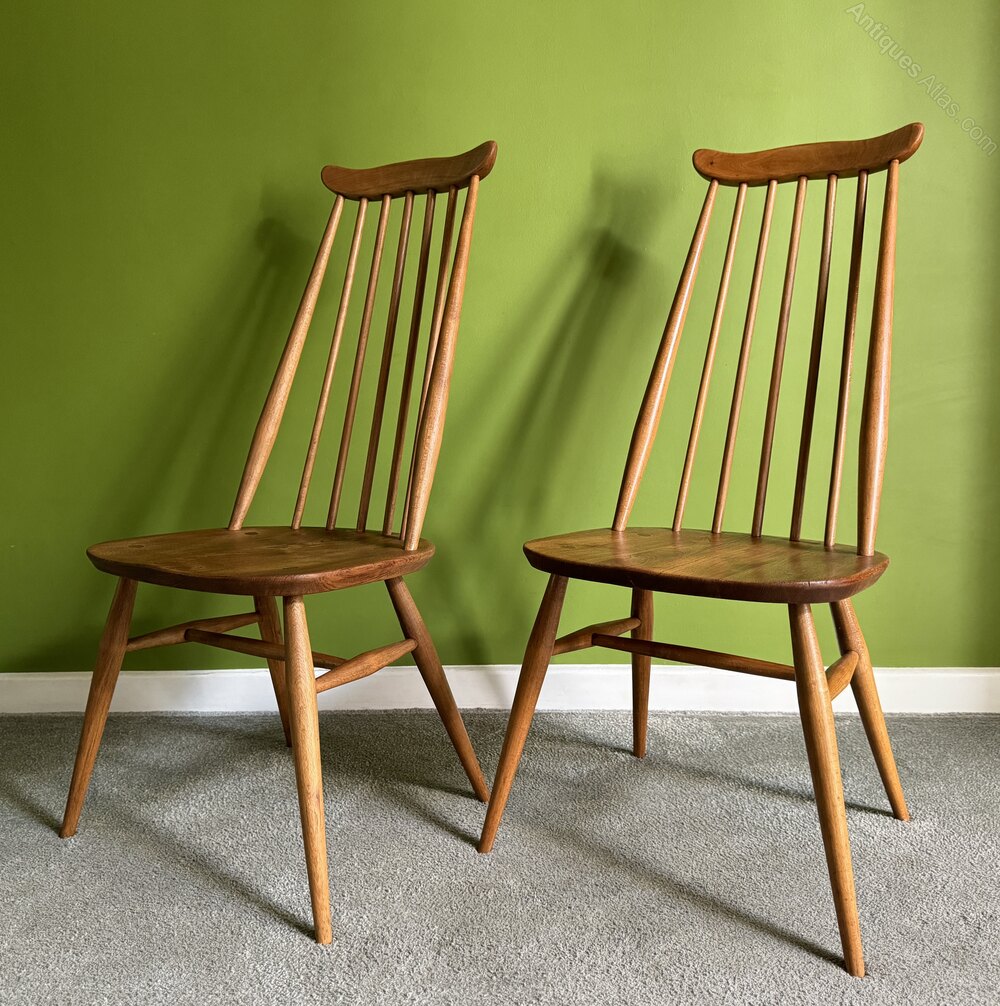 Antiques Atlas - A Pair Of 1960s Ercol Goldsmith Windsor Chairs ...