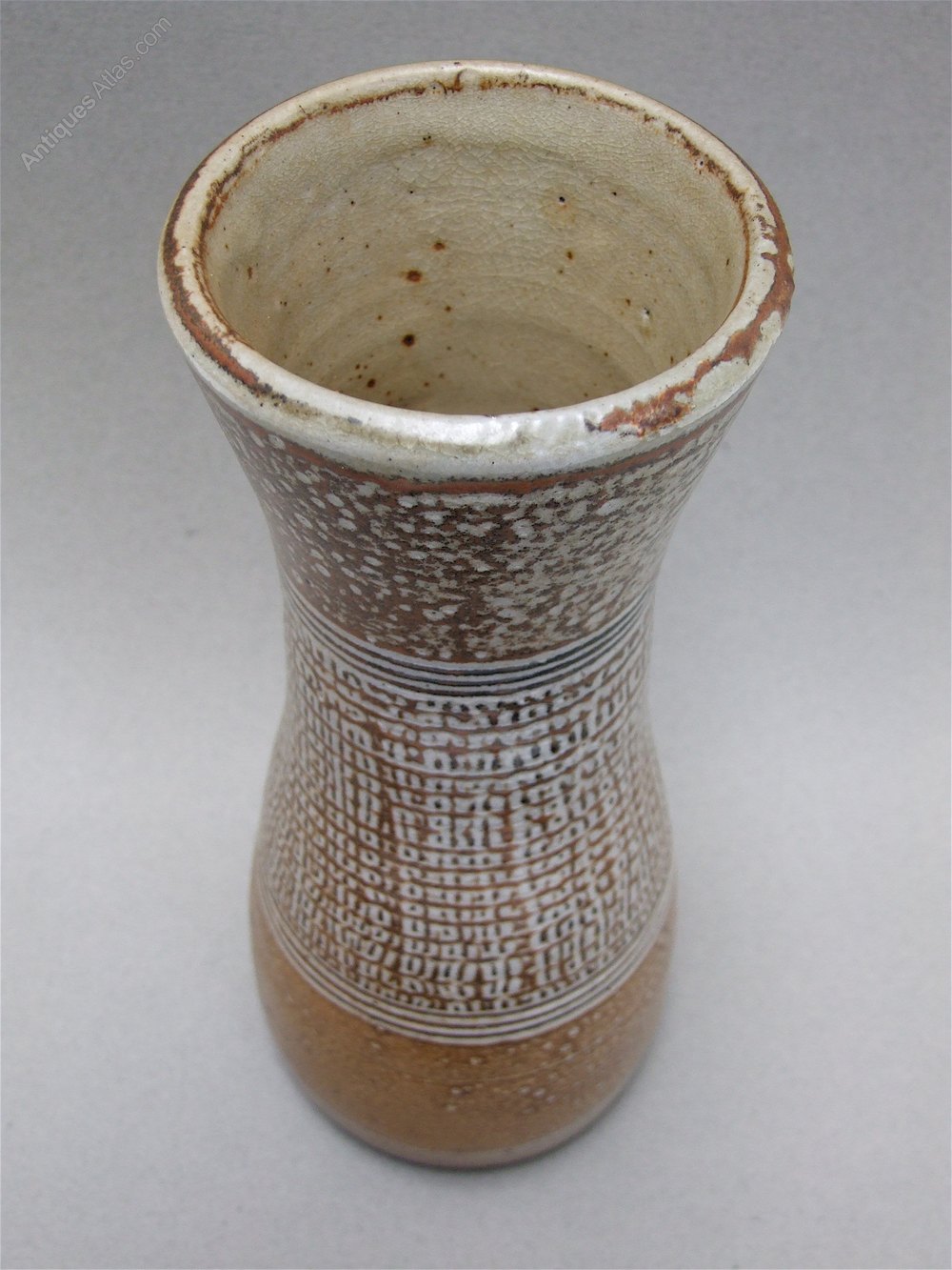 Antiques Atlas - RAY FINCH WINCHCOMBE STUDIO POTTERY STONEWARE VASE
