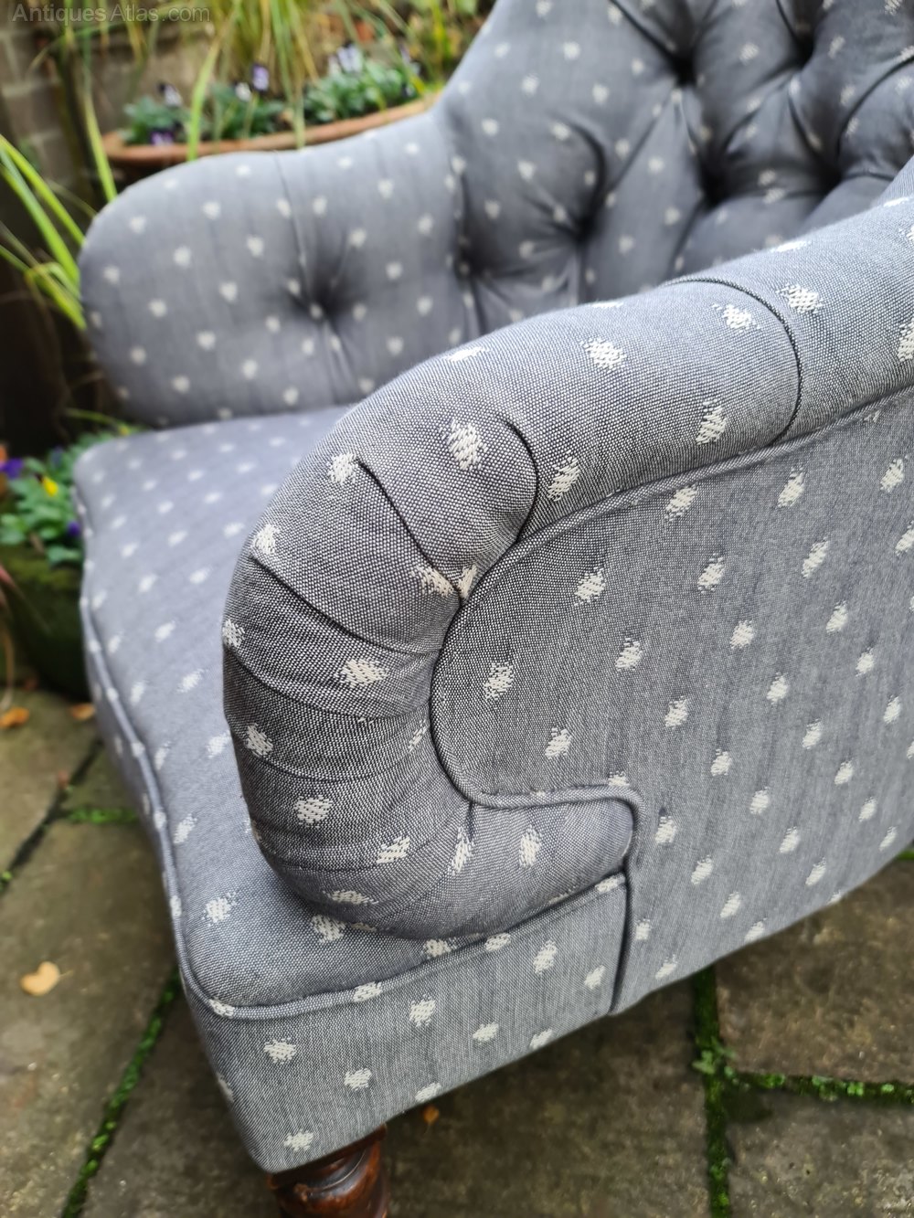 Handsome Victorian Deep Buttoned Armchair - Antiques Atlas