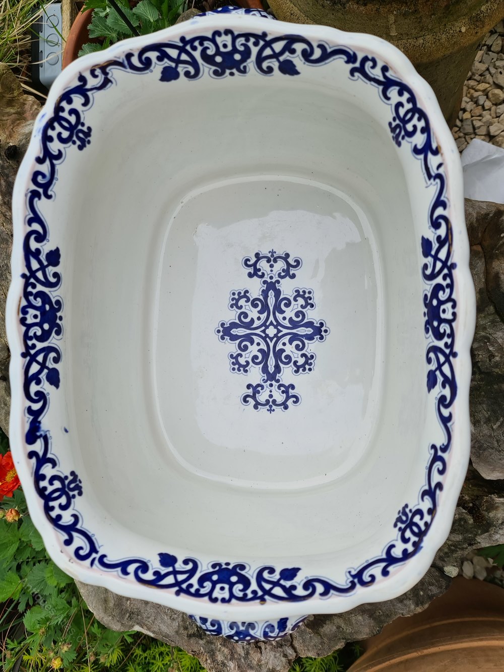 Antiques Atlas - Large Victorian Blue And Gilt Foot-bath