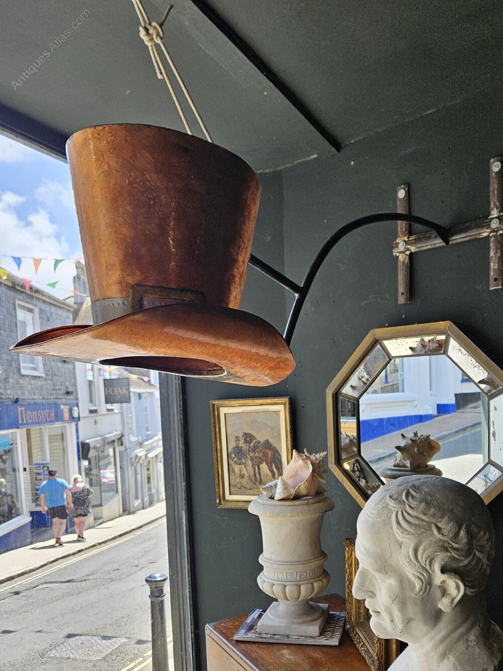 Antiques Atlas - Original Top Hat Shop Sign as656a419