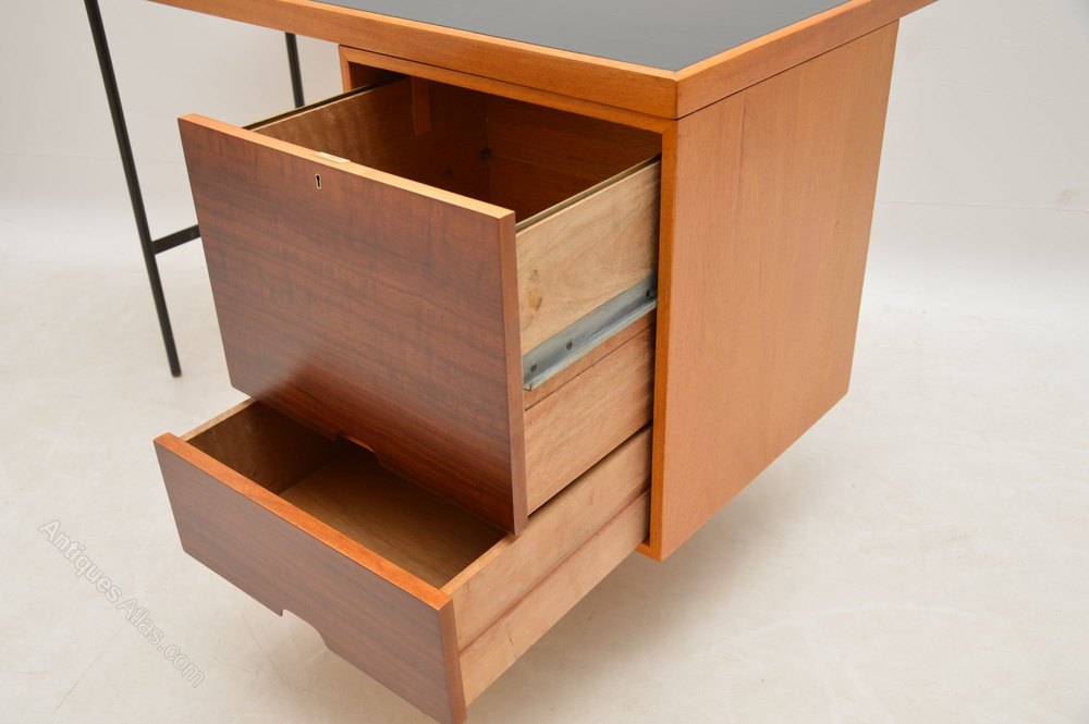 Antiques Atlas - 1960’s Vintage Desk By Robin Day For Hille
