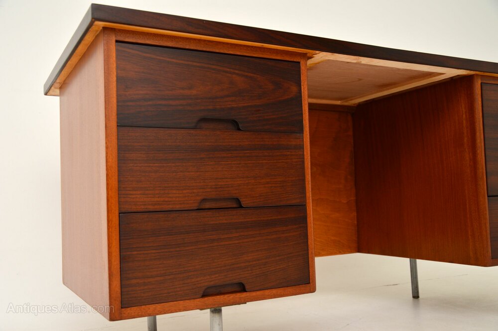 Antiques Atlas - Vintage Hilleplan Desk By Robin Day as592a11894 / 10100