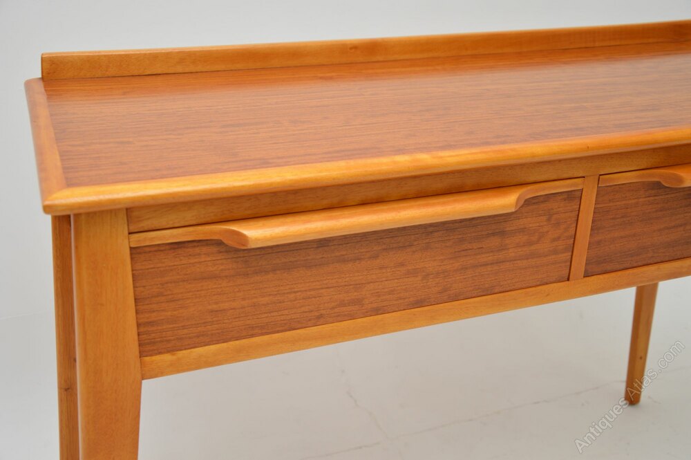 Antiques Atlas - Vintage Walnut Console Table By Finewood as592a10531 ...