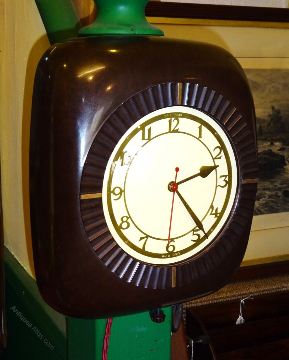 Antiques Atlas - An Unusual Bakelite Wall Clock By Goblin