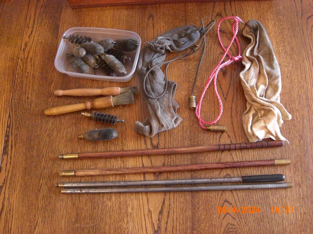 Antiques Atlas - ANTIQUE SHOTGUN CLEANING KIT as092a200 / GUN CLEANING KIT