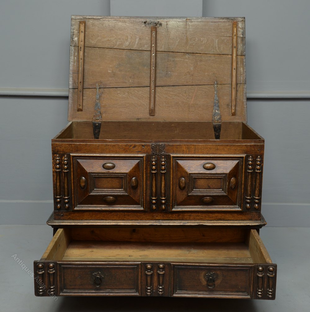 Charming 17th Century Small Oak Mule Chest as510a461 - Antiques Atlas
