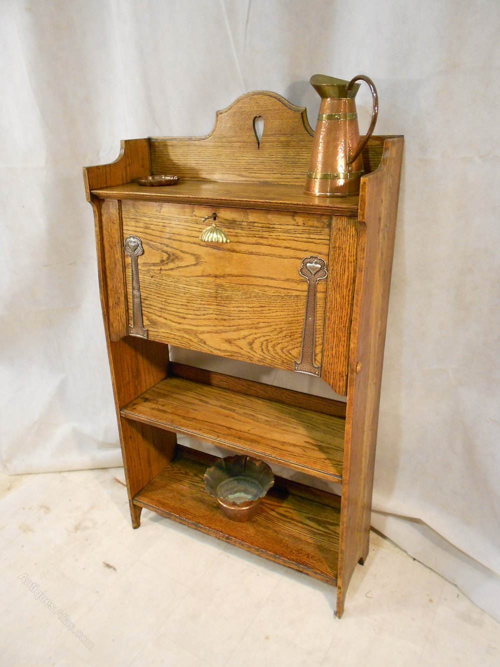 Arts & Crafts Harris Lebus Oak Bureau With Hearts as442a273 - Antiques ...