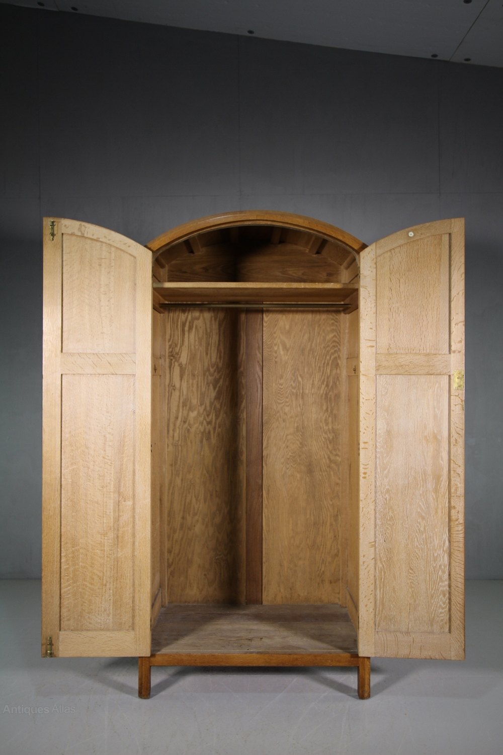 1920's Heals Oak Wardrobe - Labeled - Antiques Atlas