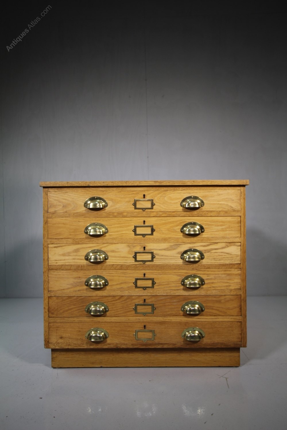 Antiques Atlas - English 1950's Quality Oak Plan Chest.