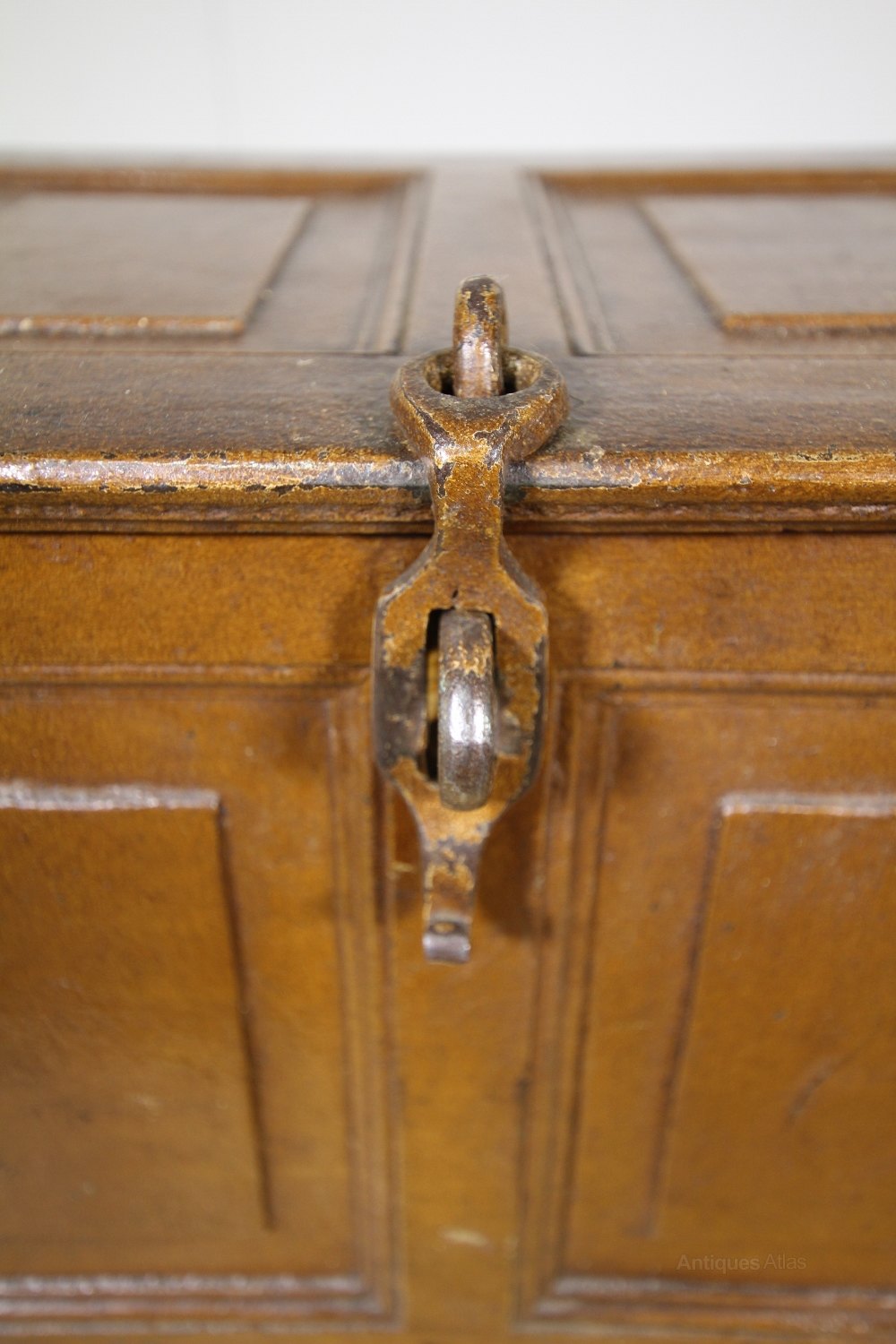 English Antique Cast Iron Coffer Safe & Lock - Antiques Atlas
