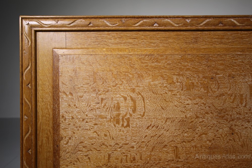 Pair Of Antique Oak Single Beds By Heals Of London - Antiques Atlas