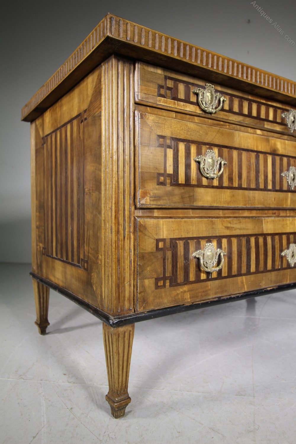 Wonderful 19th C Antique Commode Chest Of Drawers - Antiques Atlas