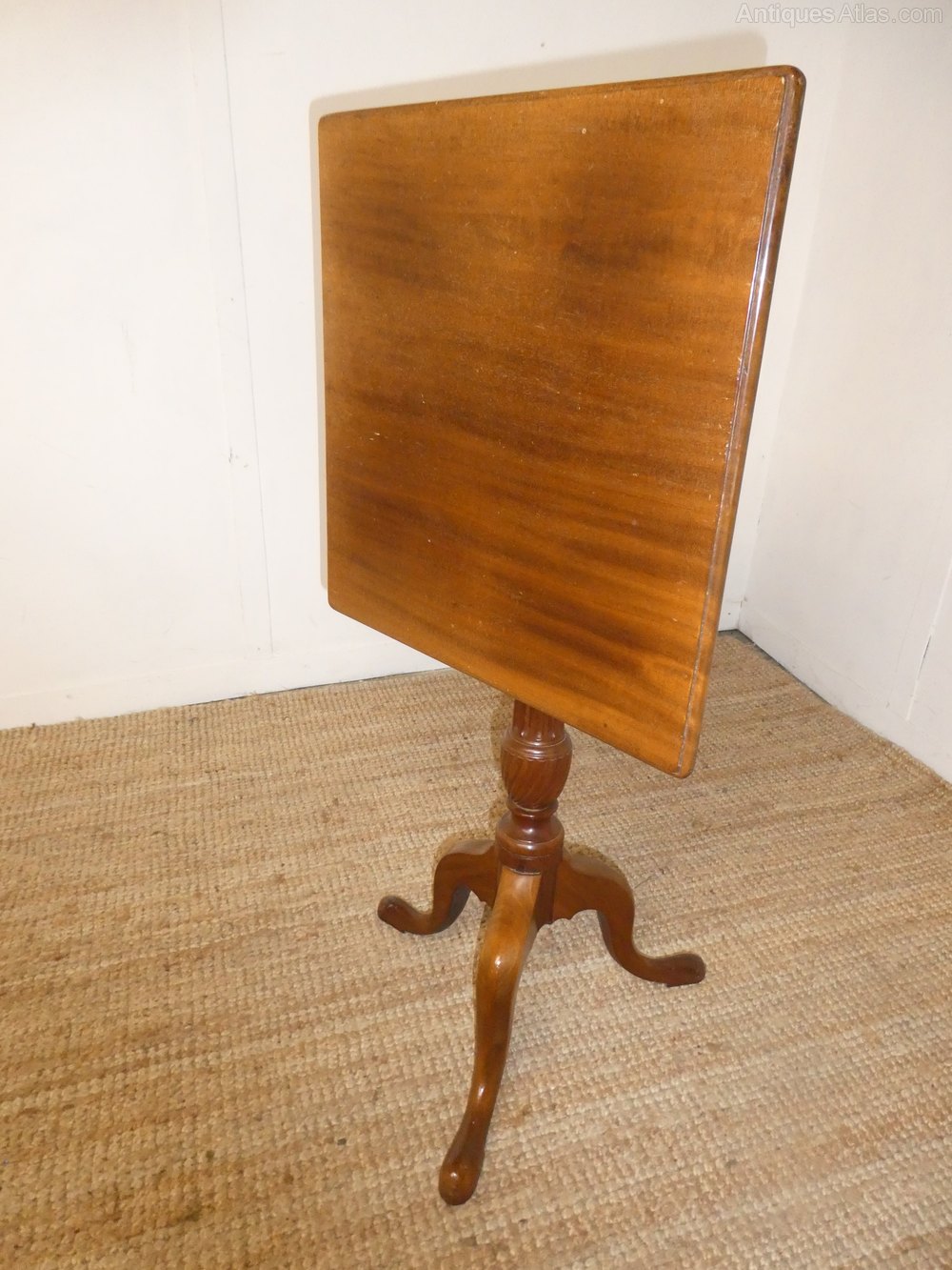 19thCentury Tilt Side Table as789a1948 - Antiques Atlas