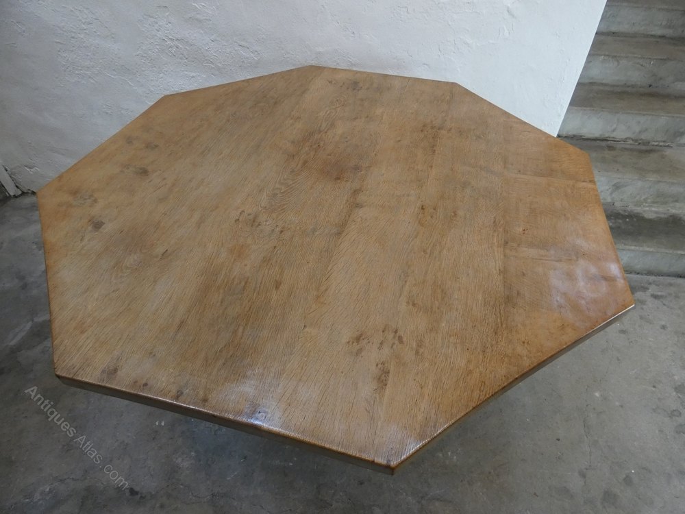 Antiques Atlas - Eight Seater Squirrel Man Oak Table