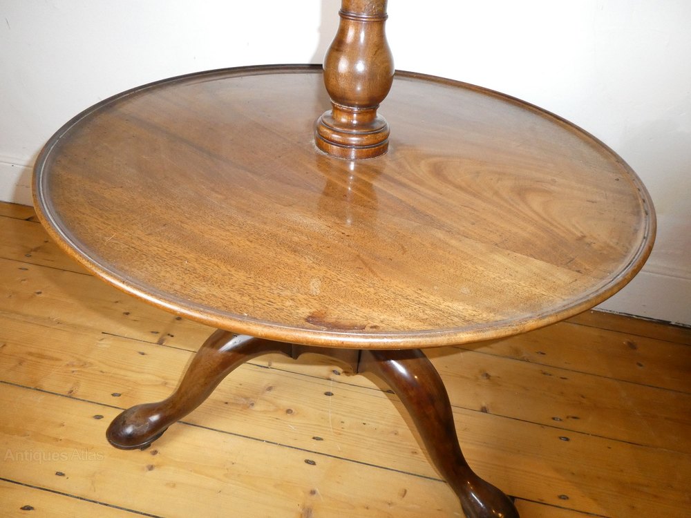 English 18th Century Two Tier Round Table - Antiques Atlas